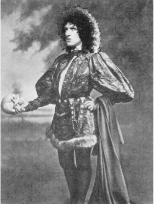 Queen Shakespeare – The Carr Port